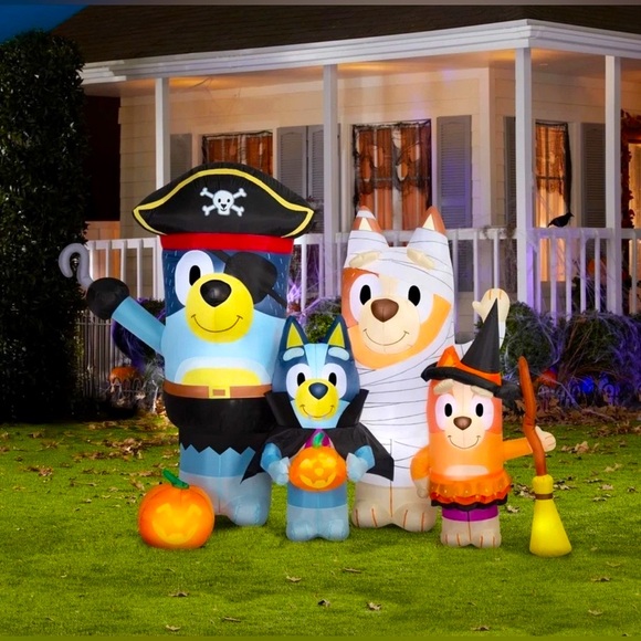 Bluey | Costumes | 65 Bluey Family Halloween Inflatable 966 W X 7795 L ...